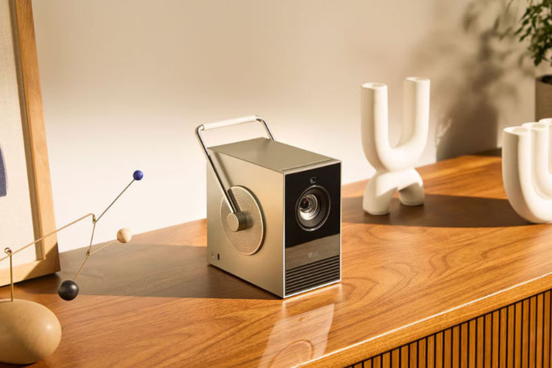 支援4K UHD解析度、360度旋轉手把 LG復古造型投影機 - 大丈夫週記::486部落格